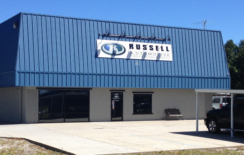 Building Bling: Classic Sign Lights Dress Up Commercial Space ...