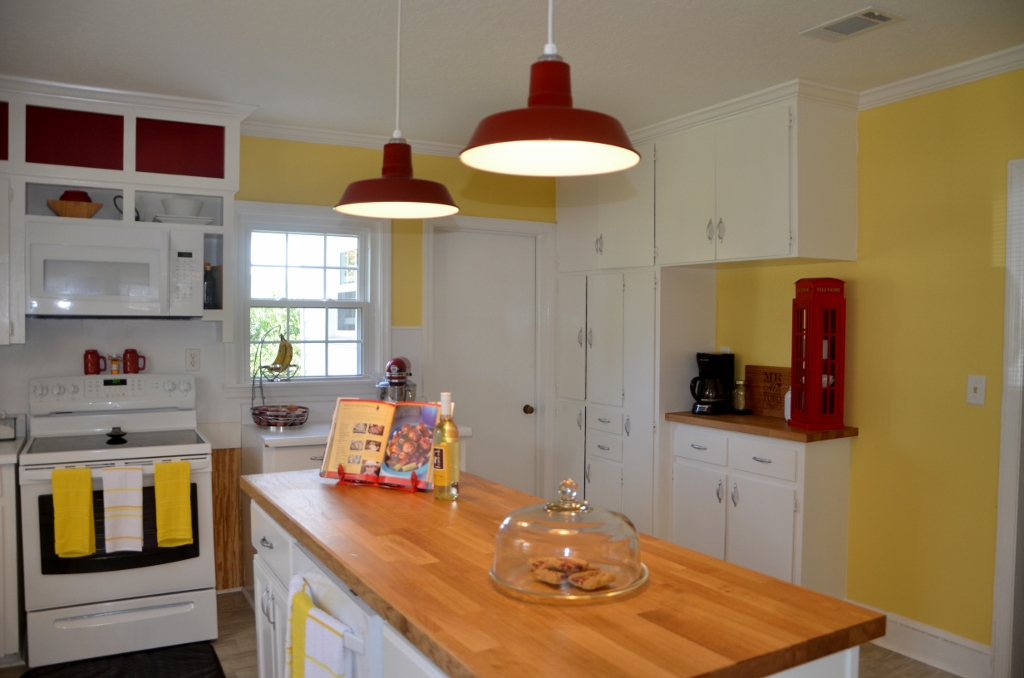 Barn Pendant Lights Define Modern Country Kitchen | Inspiration | Barn ...