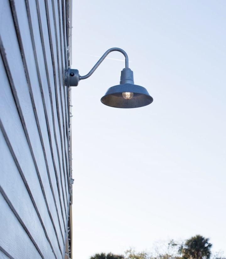 Barn Lights Add Rustic Style to Upscale Venue | Inspiration | Barn ...