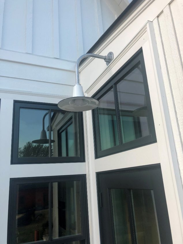 Easy-to-Customize Exterior Lighting Suits Tricky Architectural Details ...