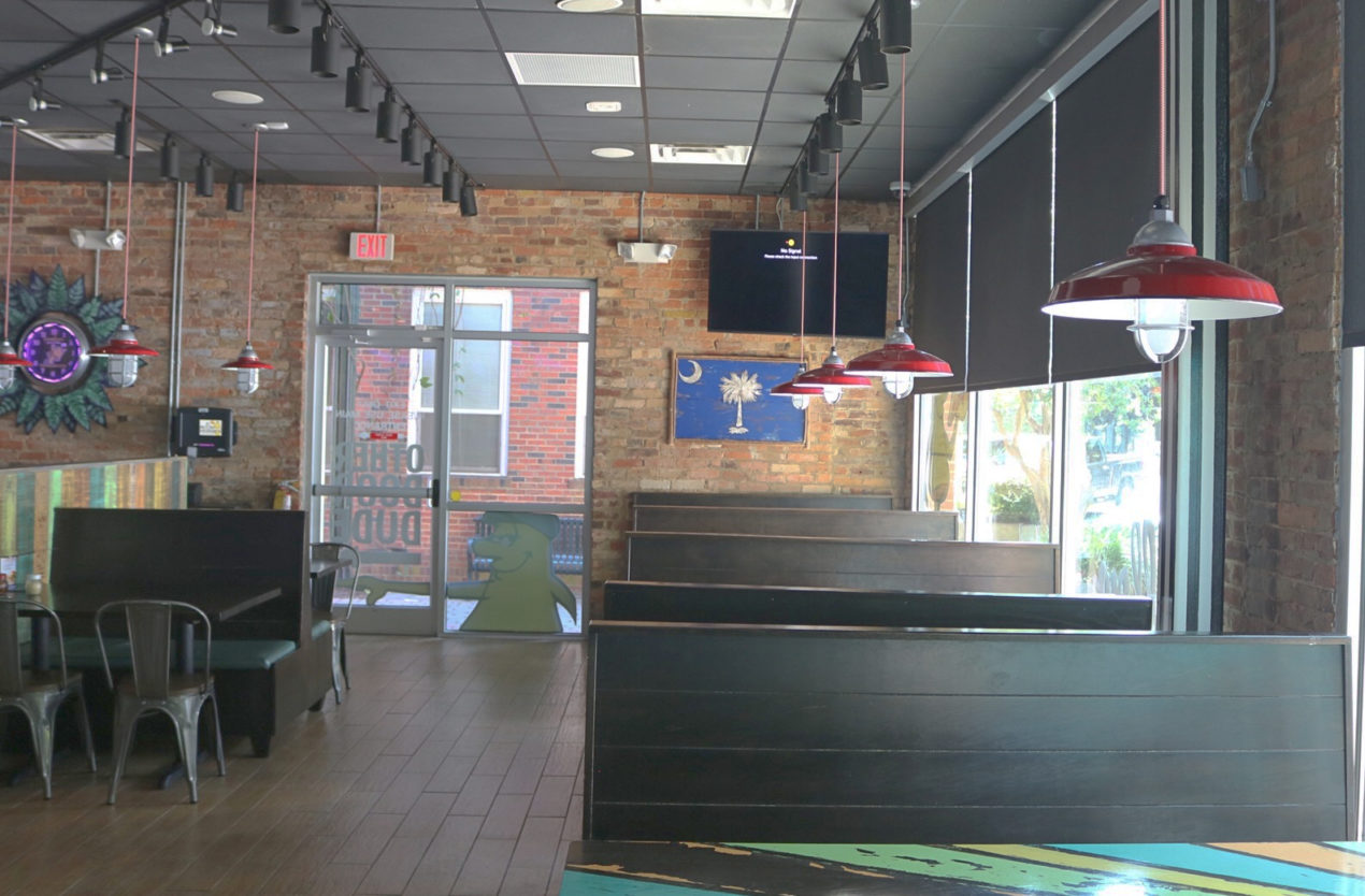 Vintage-Inspired Restaurant Lighting Adds Fun Vibe to Eatery ...