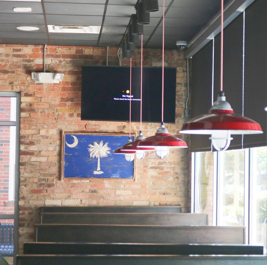 Vintage-Inspired Restaurant Lighting Adds Fun Vibe to Eatery ...