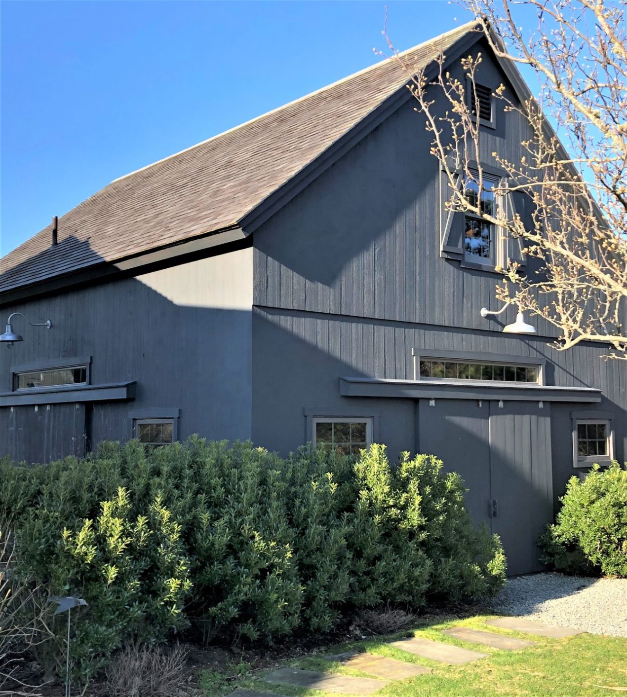 American-Made Lighting Adds Industrial Style to Post-and-Beam Barn ...