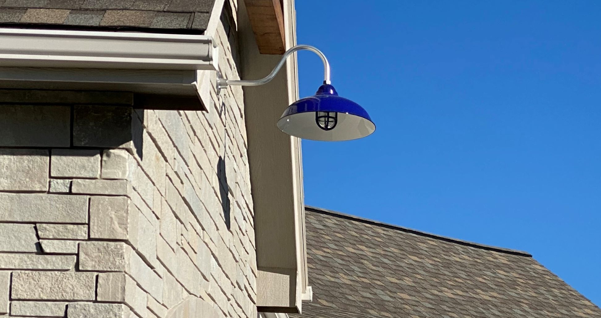 Outdoor Lighting Brings Brilliant Color, LED Efficiency