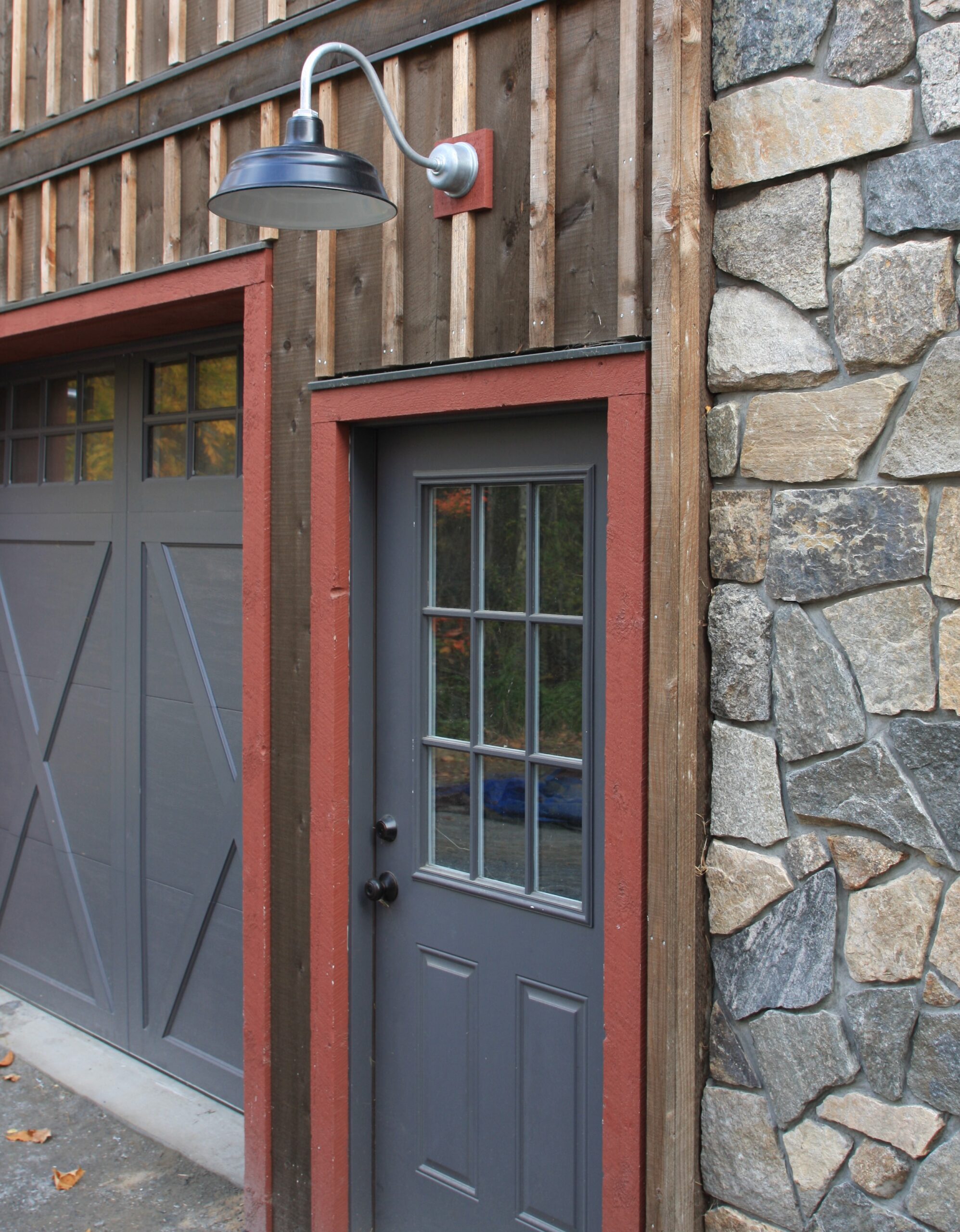 Exterior Lighting Blends Farmhouse & Modern Design | Inspiration | Barn ...
